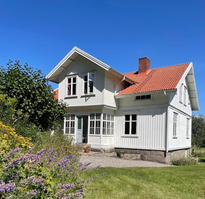 Kaptensvilla I Lantlig Miljö - Grebbestad