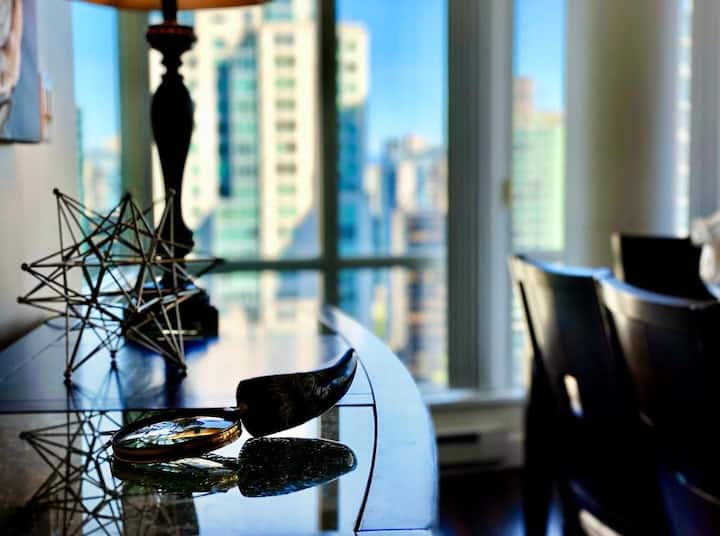 Three Bedroom Sanctuary - Coal Harbour Retreat - Vancouver