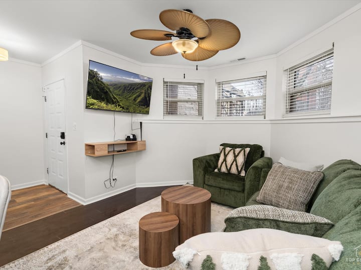 Stylish 2br | Near Downtown, Mccormick & Lakefront - Chicago