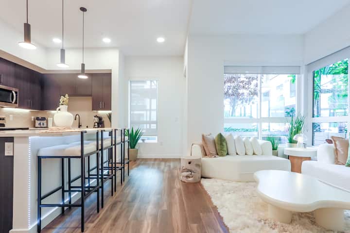 Hollywood | Luxe 2br Apt W/ Pool & Gym - 比佛利山