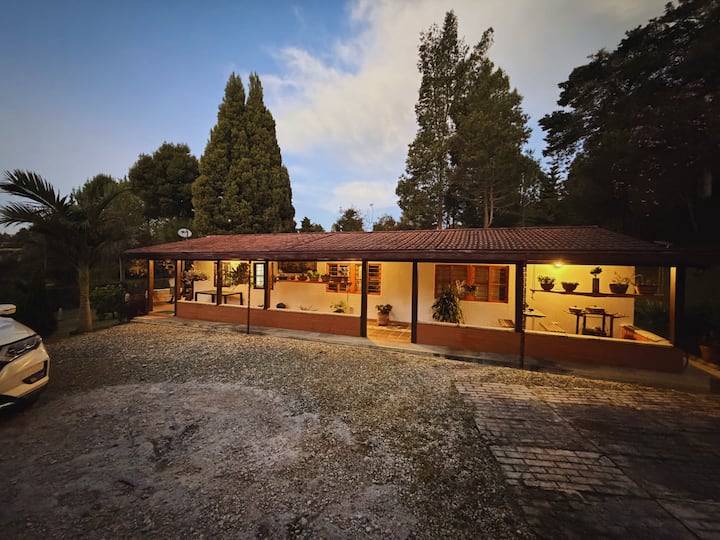 Cabaña Amplia En Santa Elena Naturaleza Y Descanso - Guarne