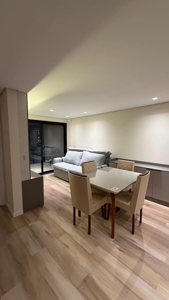 Ap. Novo Cabral, 75 M² 2 Suítes, 1 Vaga Coberta - Curitiba