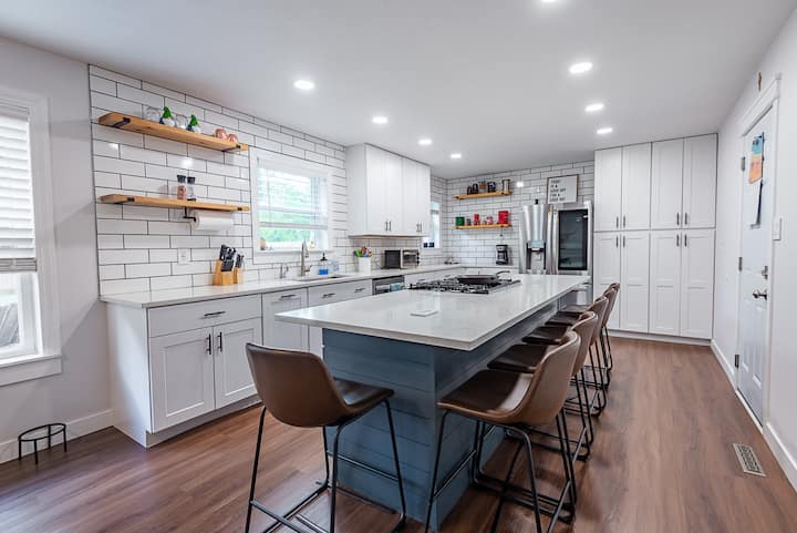 Broadmoor Bungalow - Springfield, MO