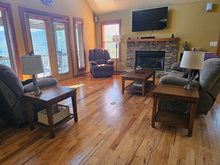 Top-o-the Ridge Mountain Getaway - Blairsville, GA