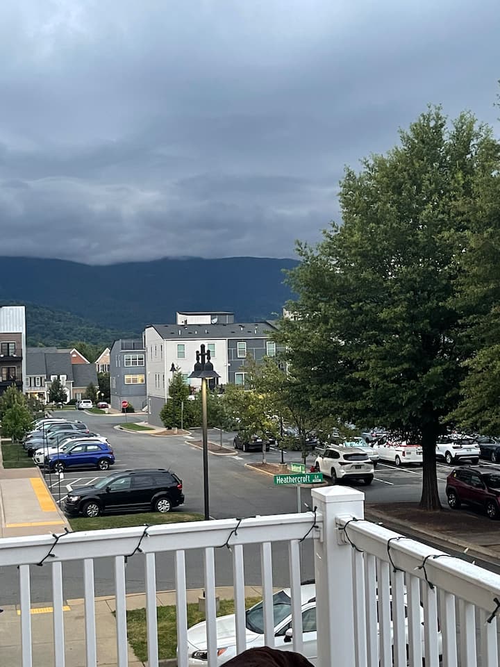 Beautiful Two Story Apartment In Crozet Va - Crozet, VA