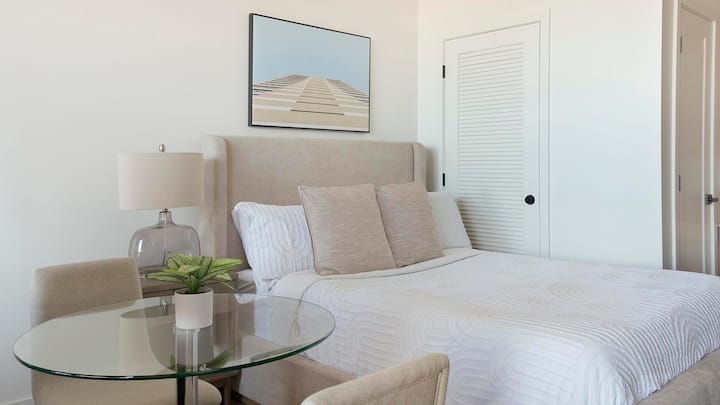 Landing | Amazing Studio, Courtyard, Pool - Washington, DC