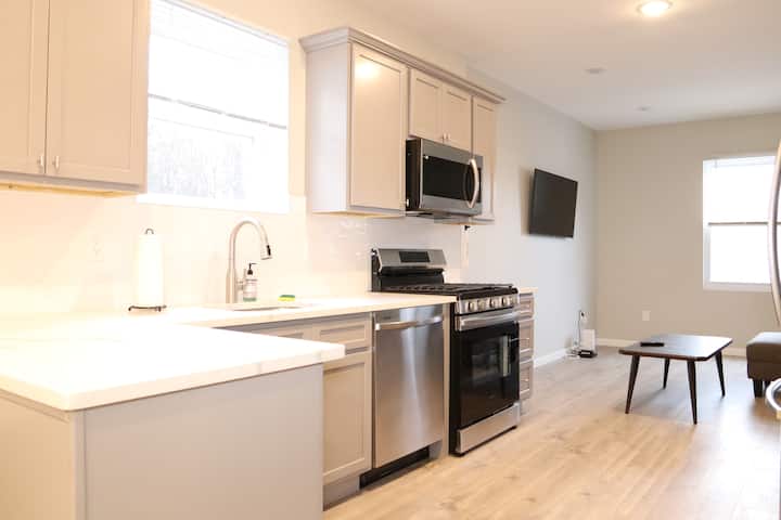 3br/2ba Apartment In Cedar Grove - Paterson, NJ