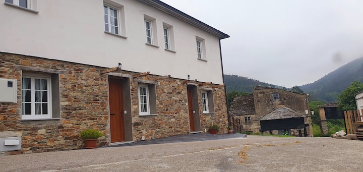 Acogedor Bajo Con Terracita Y Vistas A La Montaña - Taramundi