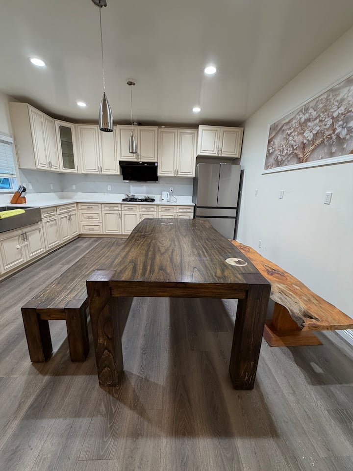 Cozy 2-bedroom Retreat Home In East Los Angeles - Rowland Heights, CA