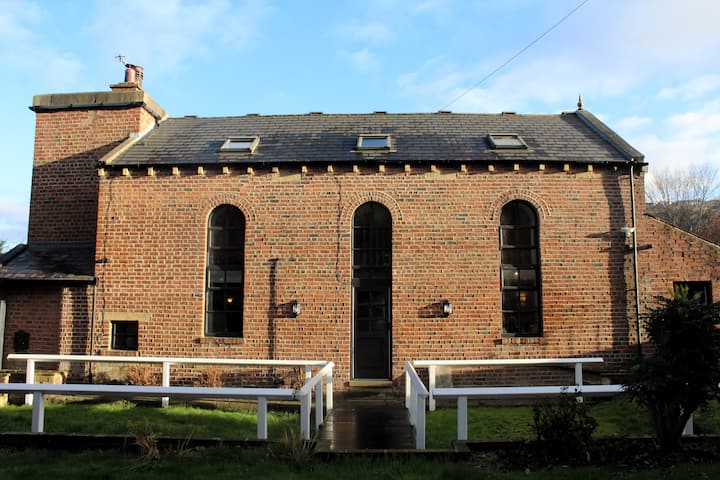 Bradford Canal Pump House Near Saltaire - Bradford