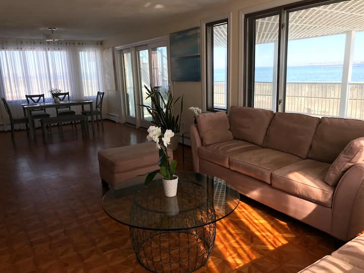 Oceanfront 2be / A Few Min To Boston + Parking - Short Beach, MA
