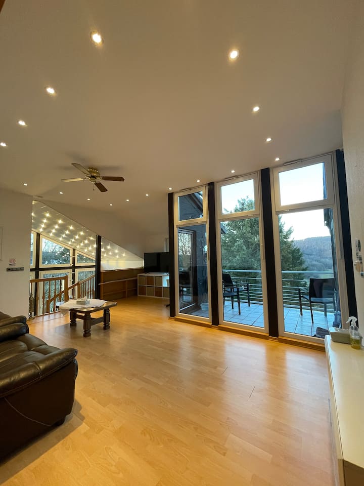 Refugiu Elegant Cu Panoramă Montană șI Liniște - Bad Endbach