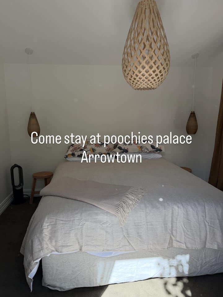 Poochies Palace Arrowtown - Arrowtown