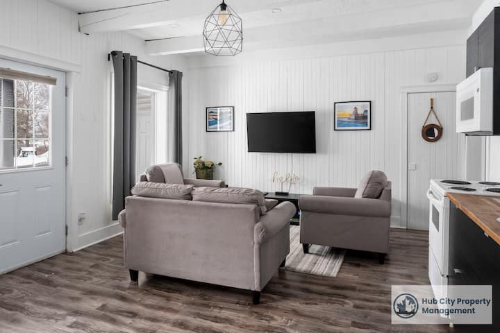 Stylish Suite In Shediac – Beach, Shops & Dining - Shediac