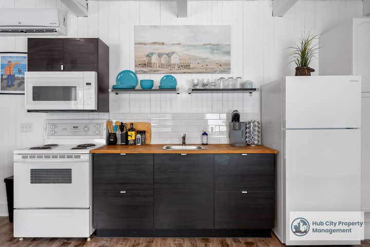 Stylish Suite In Shediac – Beach, Shops & Dining - Shédiac