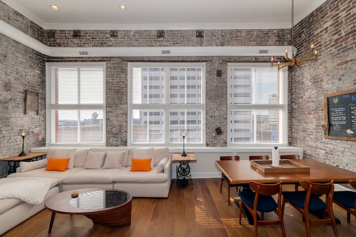 High-end Historic Loft | Premium Dt Stay - Knoxville, TN