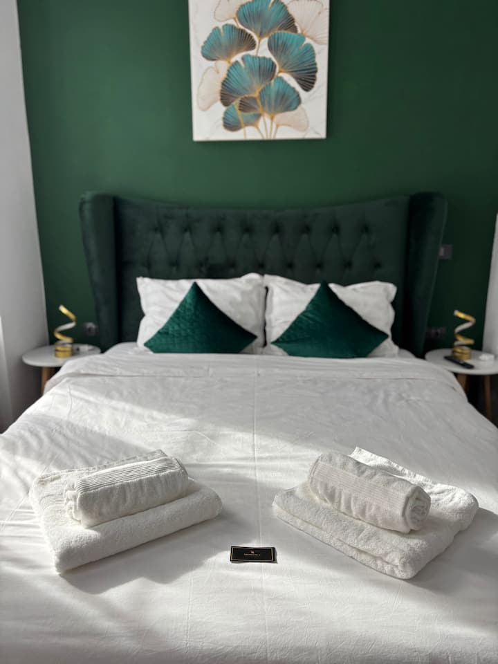 Royal Green Studio | City Center – Lux & Serenity - Brașov