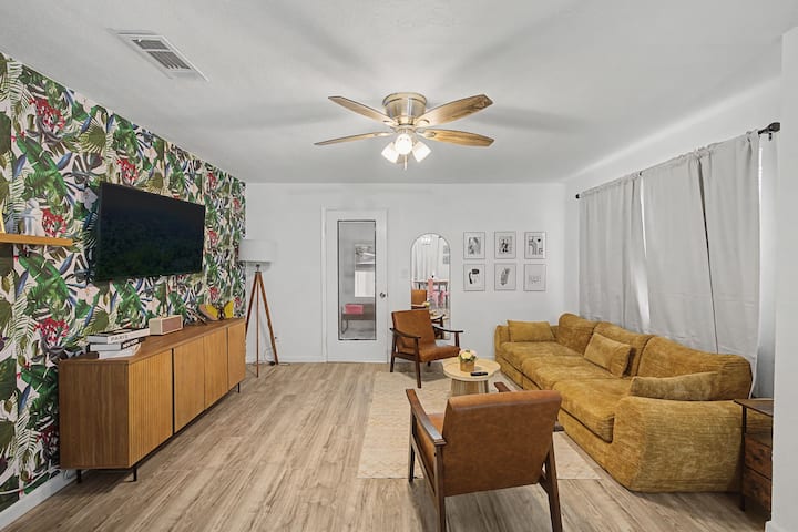 Family Cottage/ Pensacola Beach/ Blue Angels Views - Warrington, FL