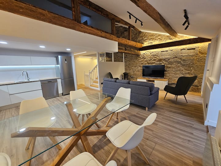 Plaza De Amboage Atico - Wifi - Ares