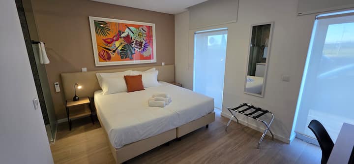 Cais 75- Suíte 02 Espaçosa E Prática Piso Térreo - Cacia