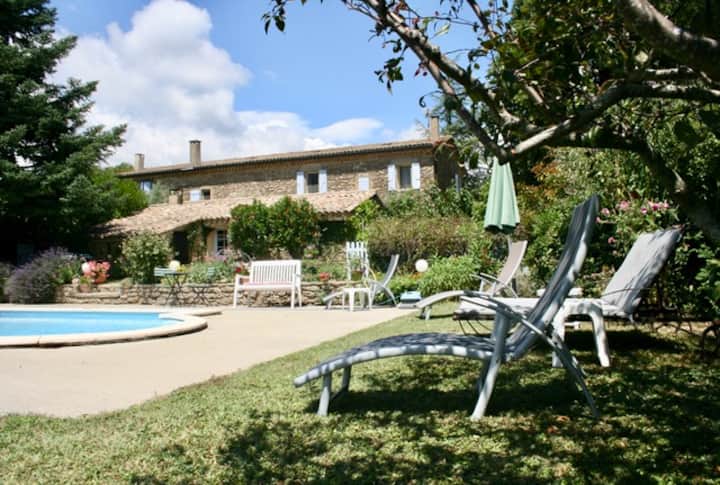 Jardin Avec Vue, Grande Piscine Et Mas Divisé - Crest