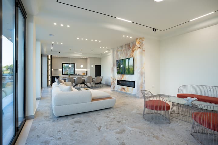 Luxury Lakeside Living@ Villa Panorama - Durazzo