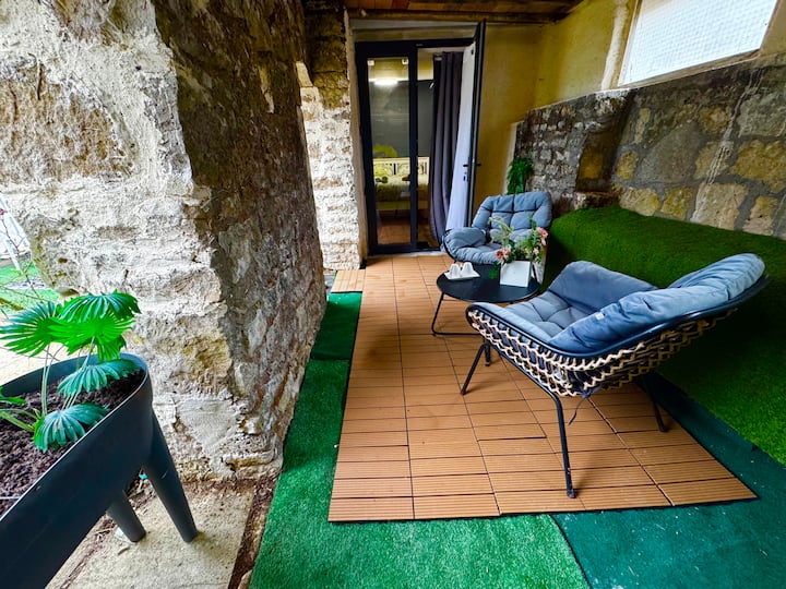 Studio Calme 27 M² – Parking Devant – Cour - Melle