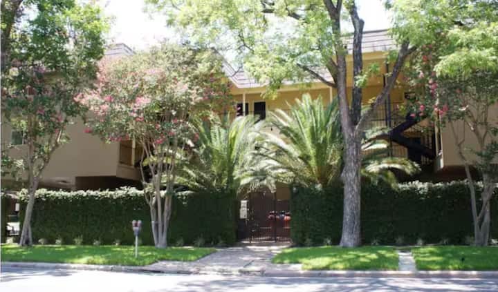 Sleek Retreat In The Heart Of Austin - Pleasant Valley - Austin
