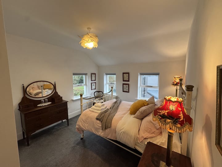 Ballymore Retreat~room 6 - Blessington