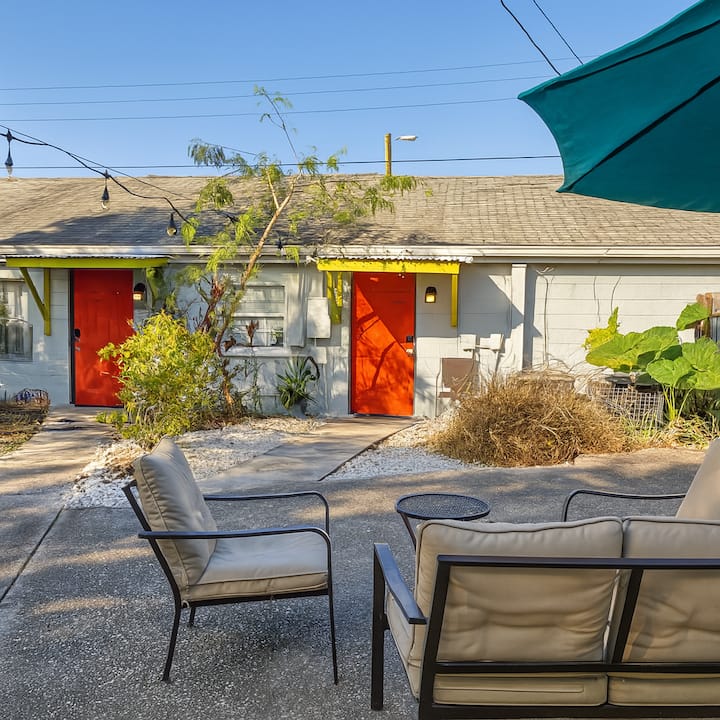 Cozy Duplex • Central Tampa • Near Dining & Shops - Tampa, FL