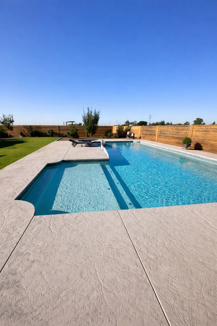 Mountain View Pool Home W/ Game Room & Fire Pit - 埃克塞特