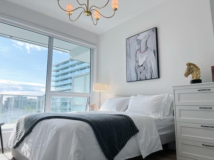 2 Bedroom 1 Bathroom Close To Richmond Center - Delta