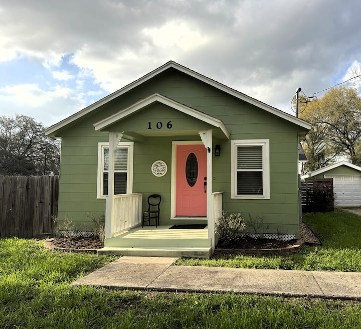 The Fig House | Cozy Tomball Home Near Main Street - Tomball, TX