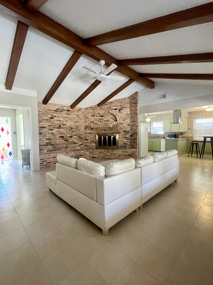 Spacious Home Near The Woodlands - Lake Woodlands, The Woodlands
