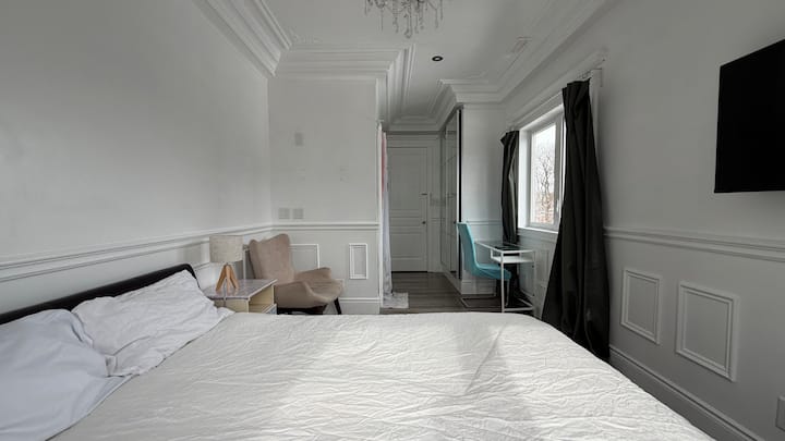 Cozy Quiet Room In Heart Of Northyork W Attachedwr - Toronto, ON
