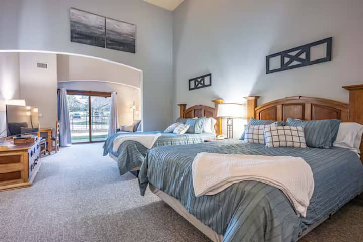 First Floor Room - Pet Friendly! - Wisconsin Dells, WI