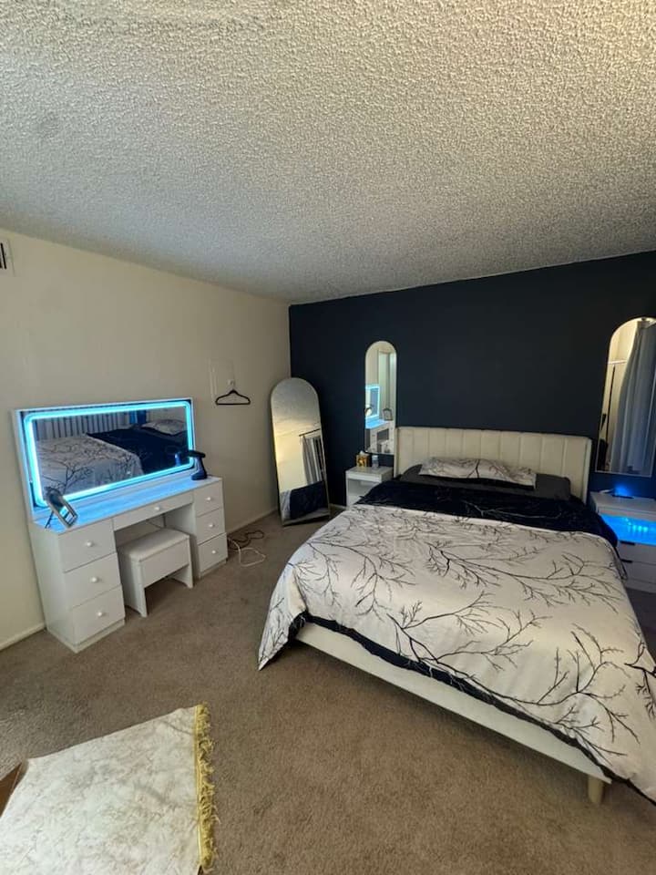 Cozy Like Home First Floor Apartment - Midland, TX