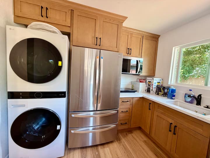 Private Yard Guest House | Near Ucr & Victoria Cc - Riverside, CA