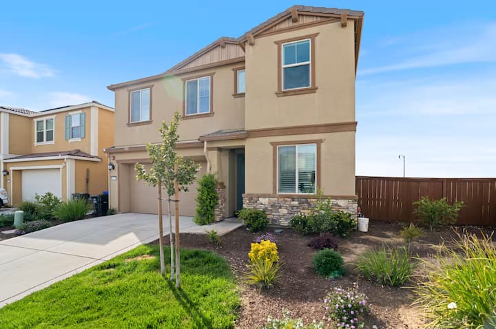 The Elk Grove Getaway - エルクグローブ, CA