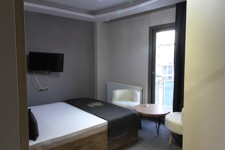 Izmir Merkezi Konumda Güvenli Otel Deneyimi - Izmir