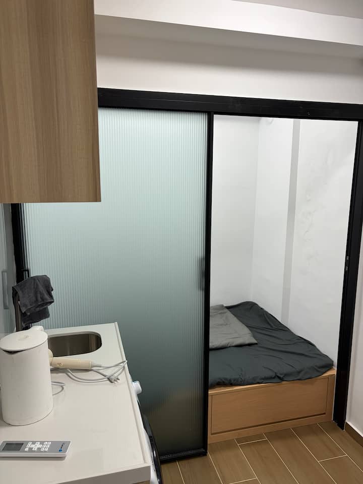 Private Room In Tsim Sha Tsui Station - Chuk Un