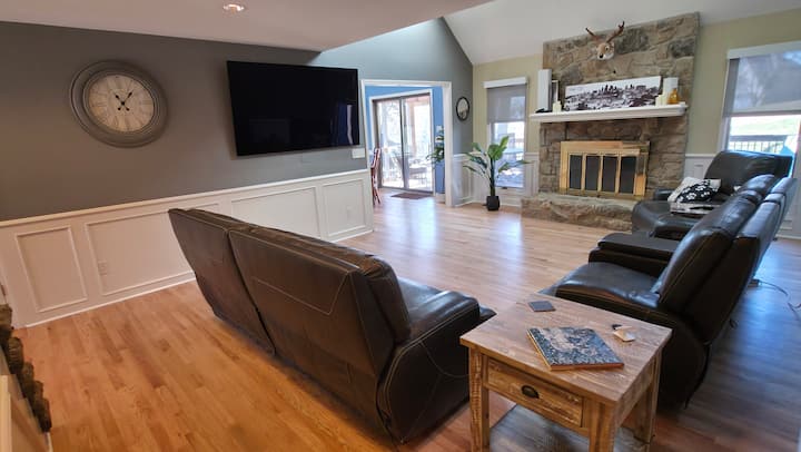 The Shawnee Smart Estate - Shawnee, KS