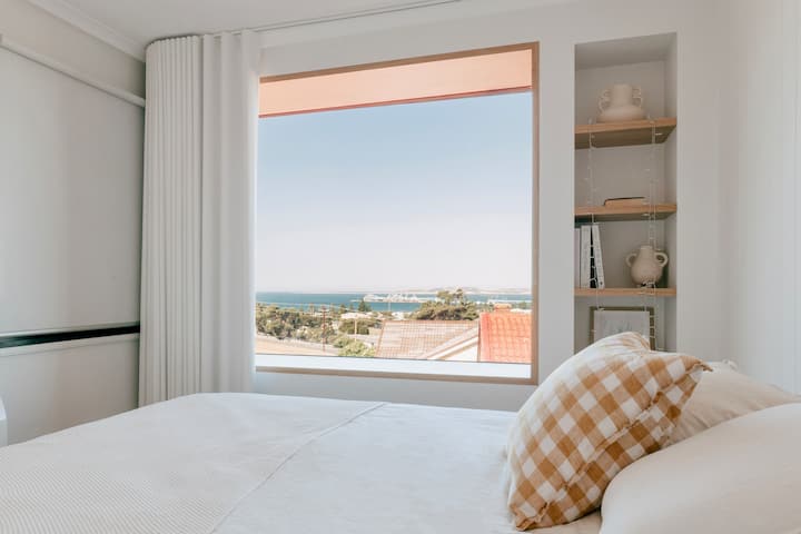 The Peninsula Lookout - Boston