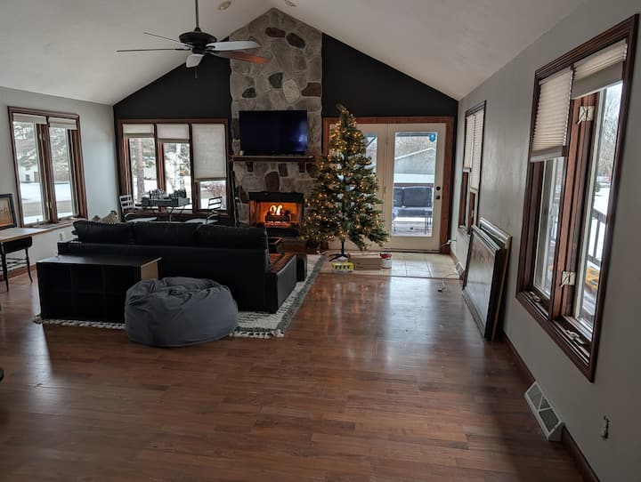 Private Upstairs Suite – 2 Bedrooms + Bath + Study - グリーン・ベイ, WI