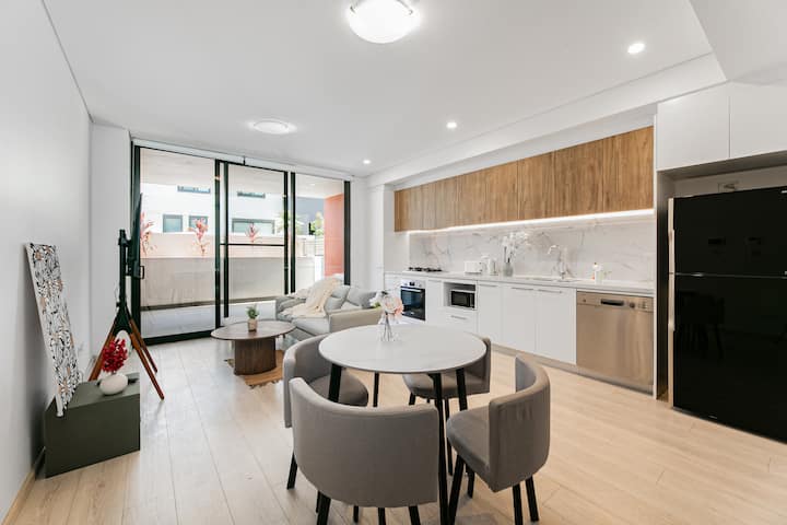 Central And Comfortable 2 Bed Rouse Hill - Windsor, Australia
