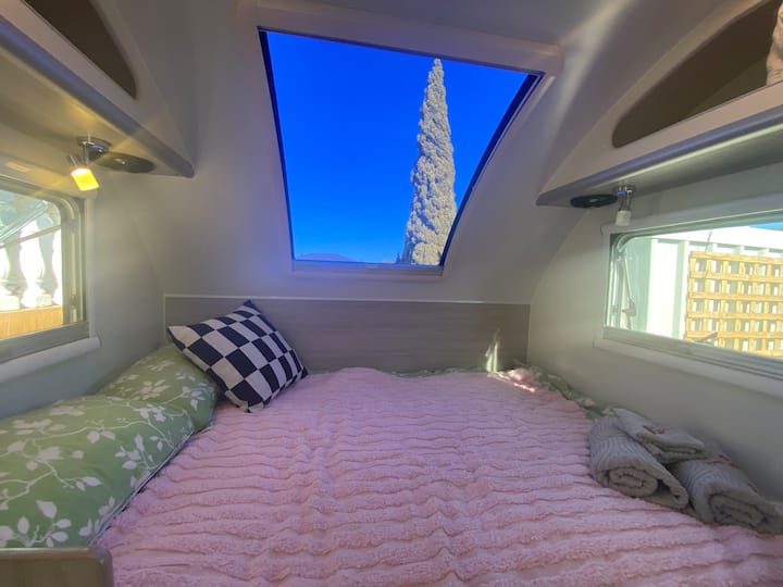 Vegan Glam Van
(Hot Spa And Dogs) - Perth