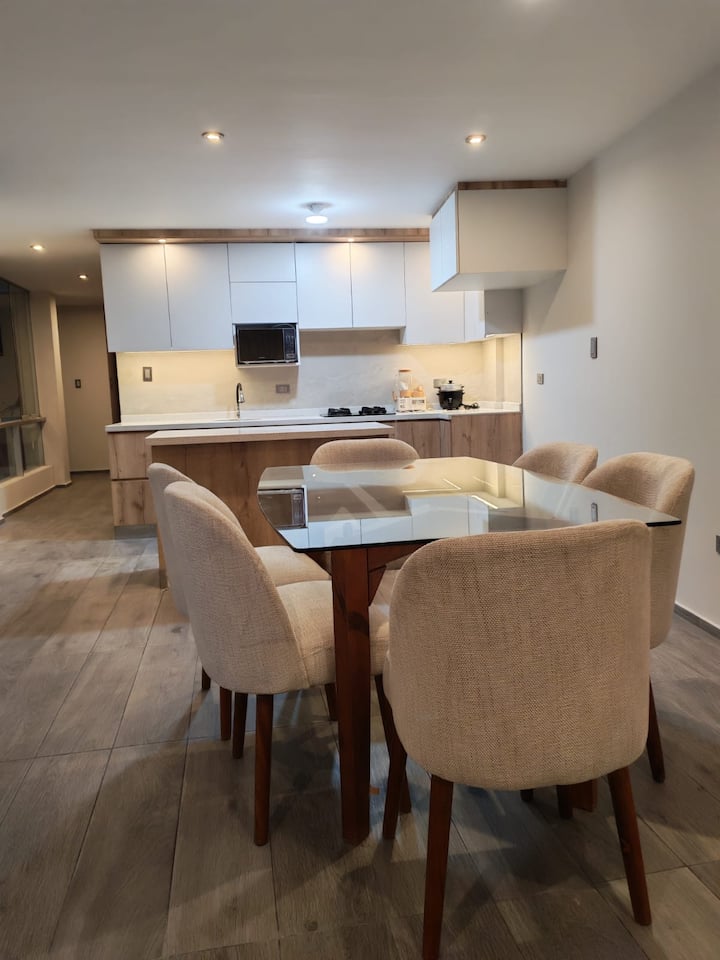 Amplio Depa 8 Personas Con Cochera Yanahuara - Arequipa