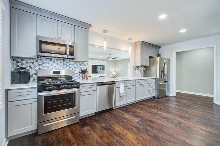 Spend Your Summer Close To The Beach! - Charleston, SC