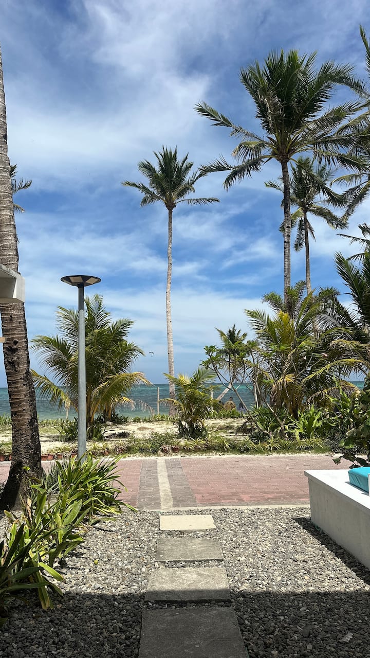 Beachfront Apartment (2 Rooms) - Malay