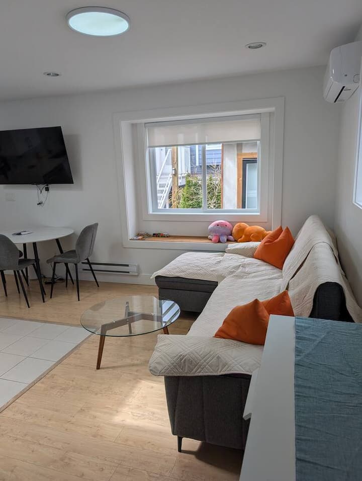 Independent Laneway 1 Bdrm Near Metro Free Park - Vancouver